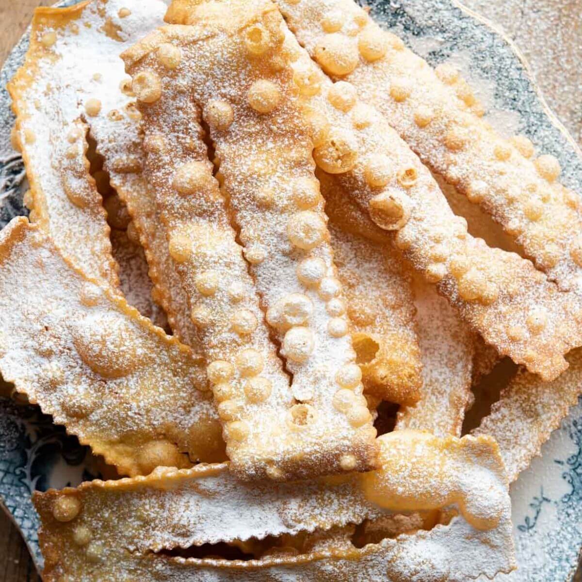 Cenci di Carnevale (Chiacchiere, Crostoli, Bugie) Italian Fried ...