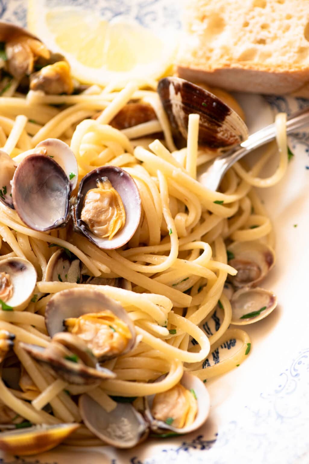 Linguine alle Vongole (Pasta with Clams) - Inside The Rustic Kitchen